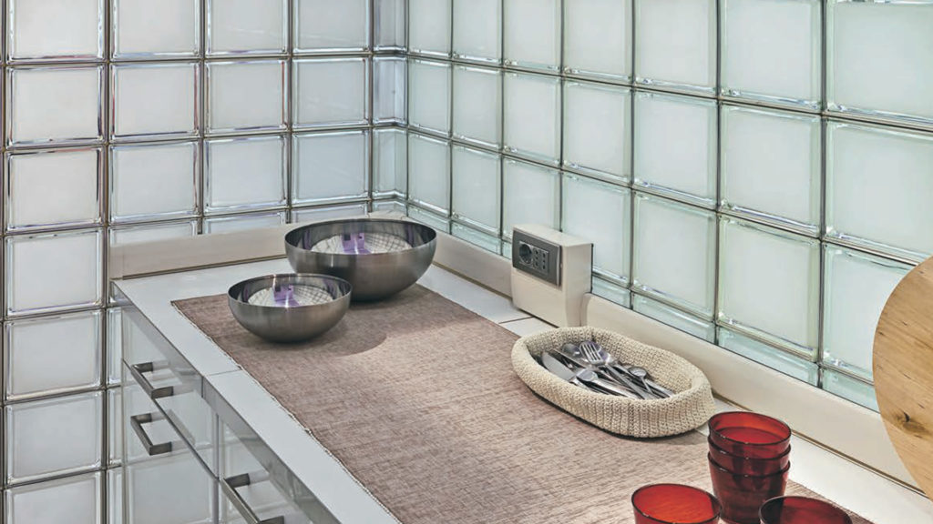 A bright corner | Glass blocks | Seves Glassblock